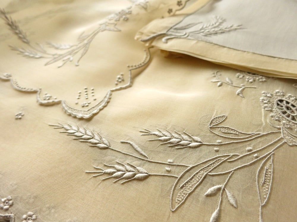 Восхитительные вышивки Мадейры. Часть 2. Marghab