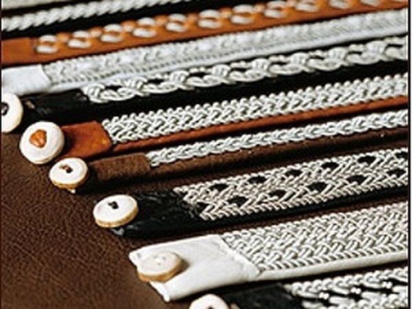 Кожа в браслетах Saami-Crafts